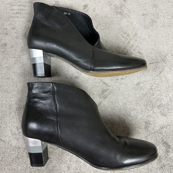 Antelope | Shoes | Antelope Hi Side Cut Striped Heel Size 4 | Poshmark